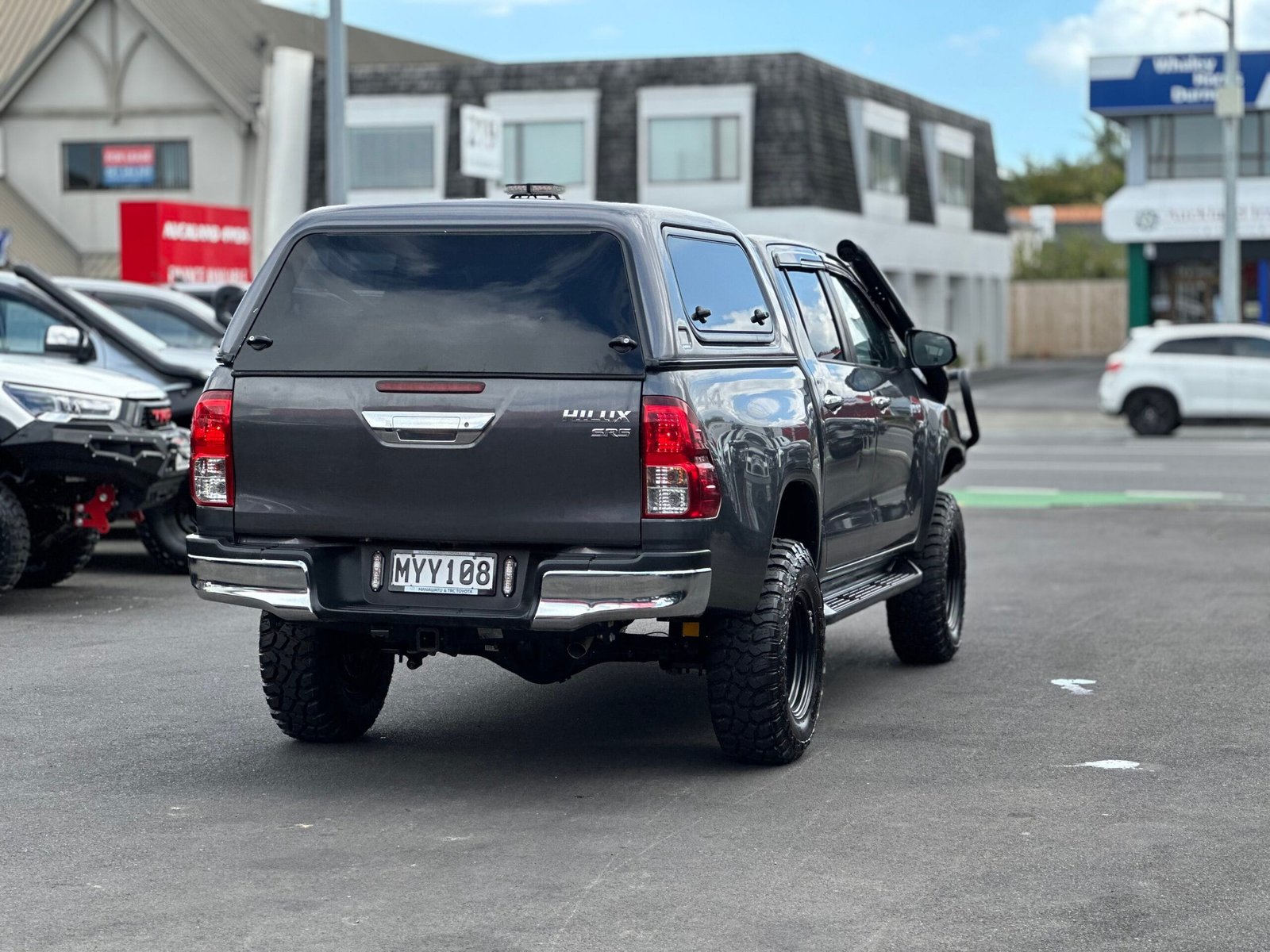 2020 TOYOTA HILUX SR5 ,6 SPEED AUTOMATIC/4WDS - Auckland 4WDS