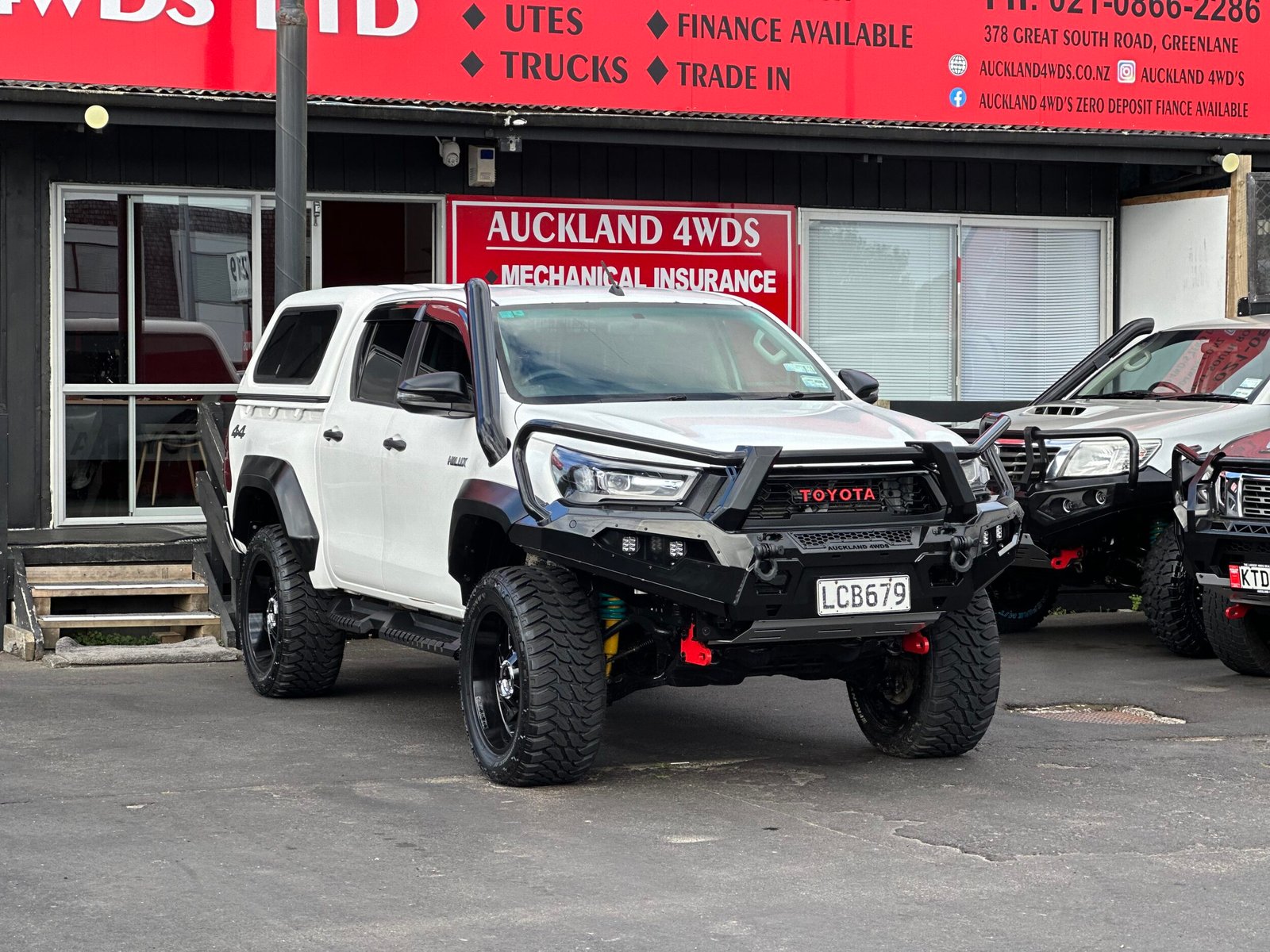 2017 TOYOTA HILUX , 6 SPEED AUTOMATIC / 4WDS - Auckland 4WDS