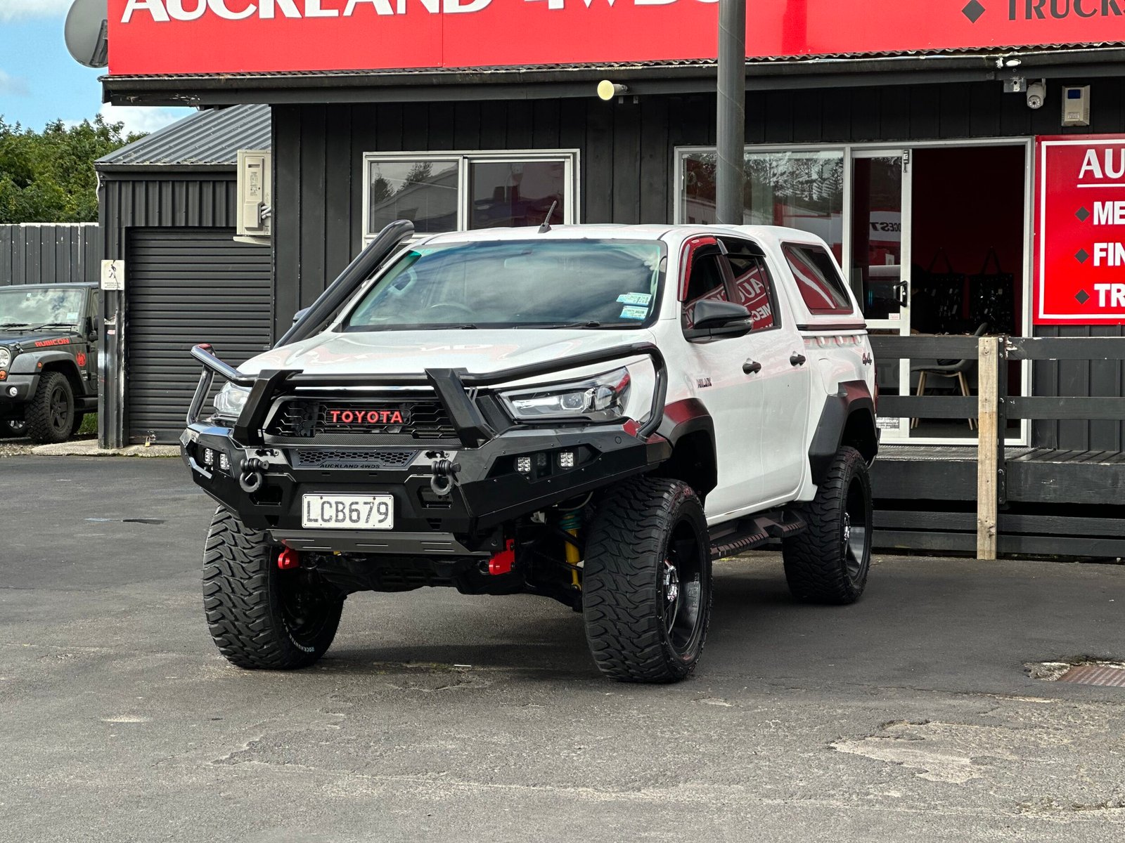 2017 TOYOTA HILUX , 6 SPEED AUTOMATIC / 4WDS - Auckland 4WDS